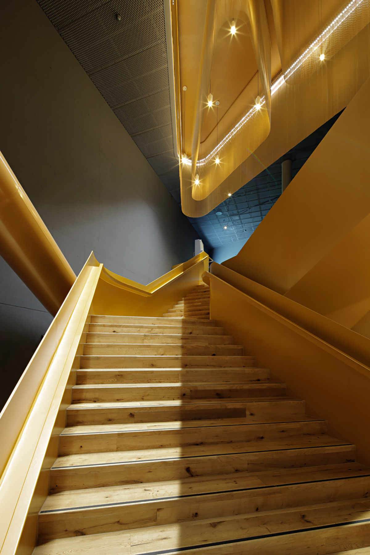 Farbe als Teil der Markenidentität - BundesBauBlatt - BBB ...